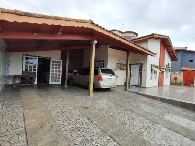 Casa para Venda em Itanhaém, Regina, 3 dormitórios, 1 suíte, 1 banheiro, 4 vagas