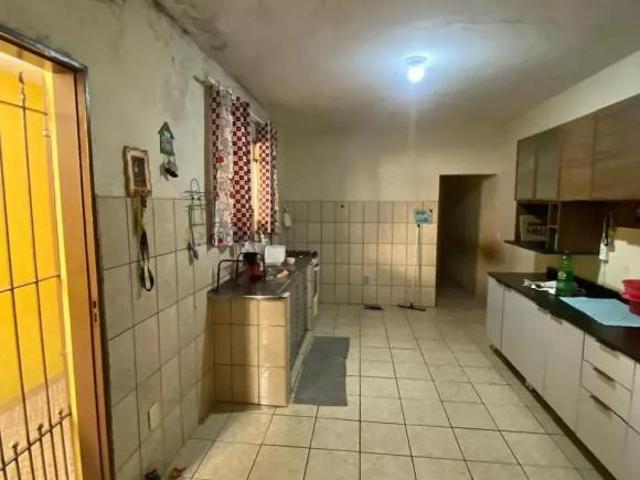 Casa para venda em Itaquera com 4 quartos, sendo 2 suítes, 160m²