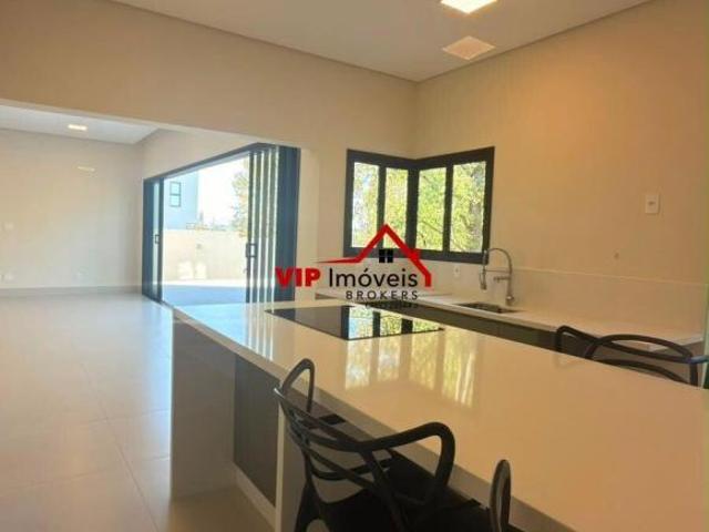 Casa para venda em Ivoturucaia de 465.00m² com 4 Quartos, 4 Suites e 4 Garagens
