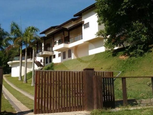 Casa para venda em Ivoturucaia de 505.00m² com 5 Quartos, 4 Suites e 3 Garagens