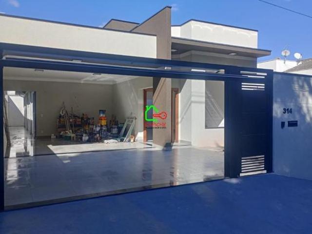 Casa para venda em João Xxiii de 158.00m² com 3 Quartos, 1 Suite e 3 Garagens
