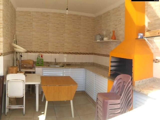 Casa para venda em João Xxiii em Vinhedo São Paulo de 165.00m² com 3 Quartos, 1 Suíte e 2 Garagens