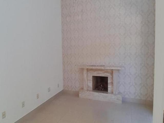 Casa para venda em Jockey Club de 210.00m² com 3 Quartos, 3 Suites e 4 Garagens