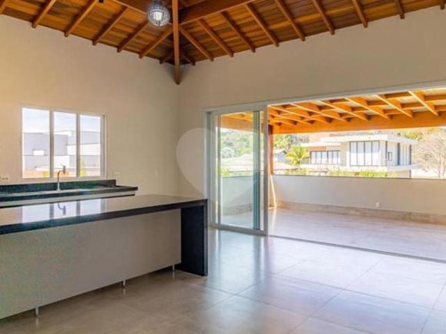 Casa para venda em Jacaré de 280.00m² com 4 Quartos, 4 Suites e 5 Garagens