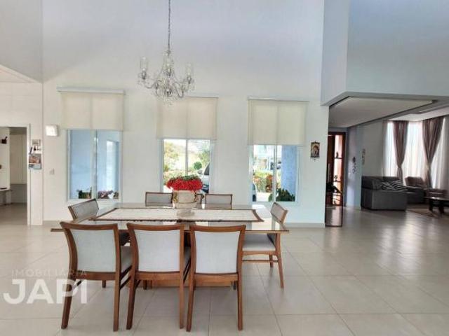 Casa para venda em Jacaré de 308.00m² com 5 Quartos, 4 Suites e 4 Garagens