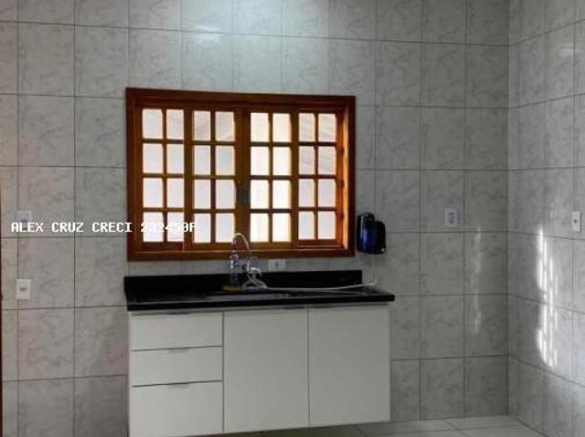Casa para Venda em Jacareí, Loteamento Villa Branca, 3 dormitórios, 1 suíte, 2 banheiros, 2 vagas