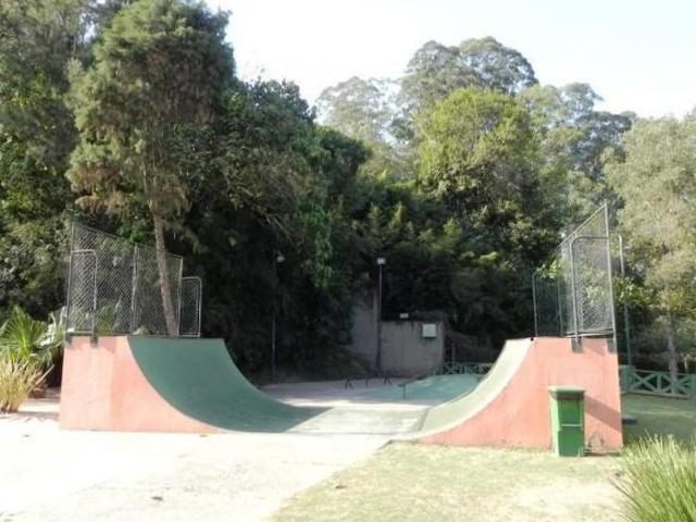 Casa para Venda em Jandira, Granja Viana, 3 dormitórios, 1 suíte, 3 banheiros, 6 vagas