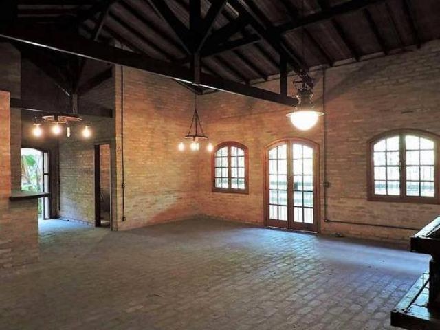 Casa para Venda em Jandira, Granja Viana, 3 dormitórios, 2 banheiros, 6 vagas