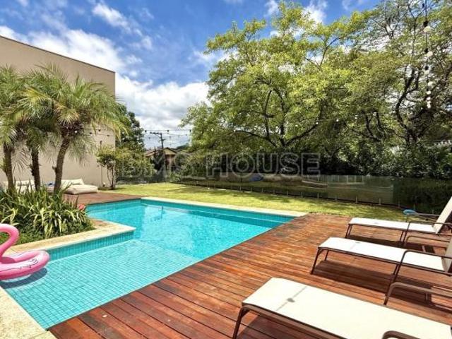 Casa para Venda em Jandira, Jardim do Golf I, 4 dormitórios, 4 suítes, 6 banheiros, 4 vagas