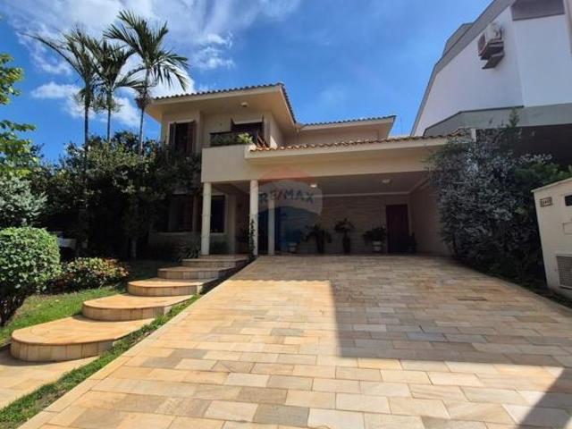 Casa para venda em Jaraguá de 226.00m² com 3 Quartos, 1 Suite e 4 Garagens