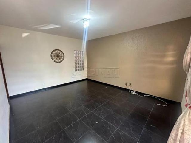 Casa para venda em Jardim Munique de 178.00m² com 4 Quartos, 1 Suite e 2 Garagens