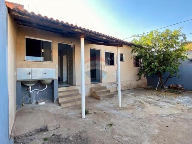 Casa para venda em Jardim Murilo de 135.00m² com 2 Quartos e 2 Garagens