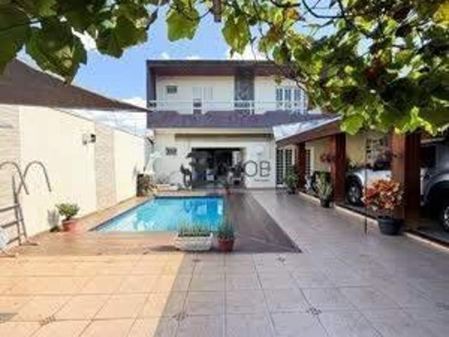 Casa para venda em Jardim Murilo de 258.00m² com 4 Quartos, 2 Suites e 3 Garagens