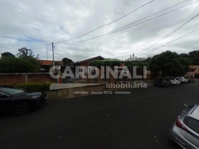 Casa para venda em Jardim Macarengo de 254.00m² com 3 Quartos, 1 Suite e 6 Garagens