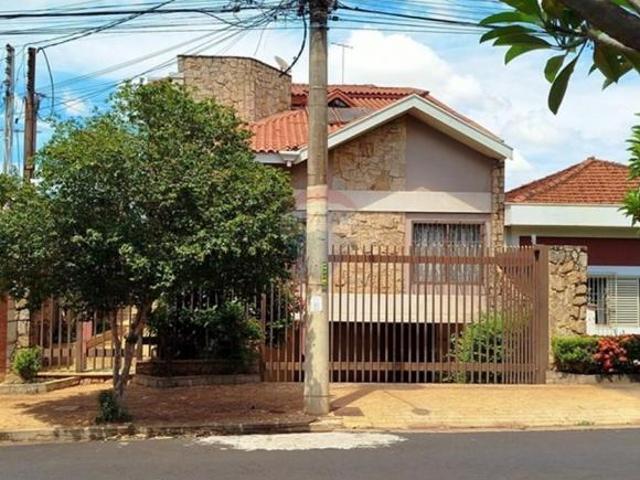 Casa para venda em Jardim Macedo de 420.00m² com 5 Quartos, 3 Suites e 6 Garagens