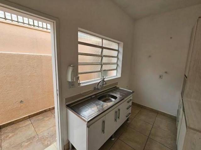 Casa para venda em Jardim Maia de 200.00m² com 3 Quartos, 1 Suite e 2 Garagens