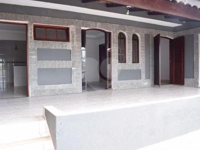 Casa para venda em Jardim Marcheti de 204.00m² com 2 Quartos e 2 Garagens