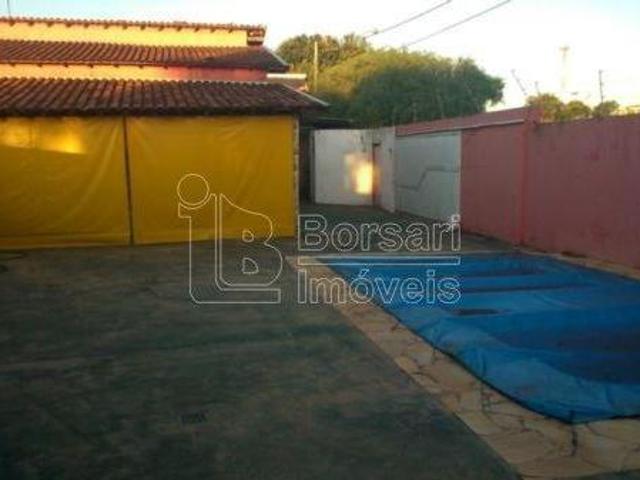 Casa para venda em Jardim Marivan de 140.00m² com 3 Quartos, 2 Suites e 2 Garagens