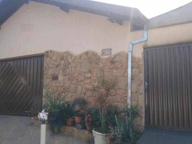 Casa para venda em Jardim Maria Claudia de 97.00m² com 3 Quartos, 1 Suite e 3 Garagens