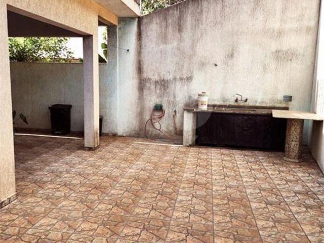 Casa para venda em Jardim Maria De Fátima de 400.00m² com 3 Quartos, 3 Suites e 5 Garagens