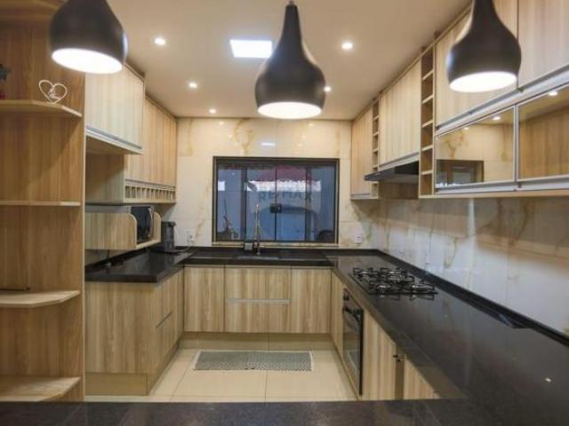 Casa para venda em Jardim Maria Do Carmo de 200.00m² com 3 Quartos e 3 Garagens