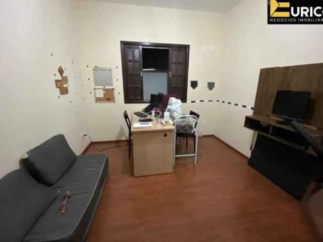 Casa para venda em Jardim Maria Ilydia de 160.00m² com 3 Quartos, 1 Suite e 3 Garagens