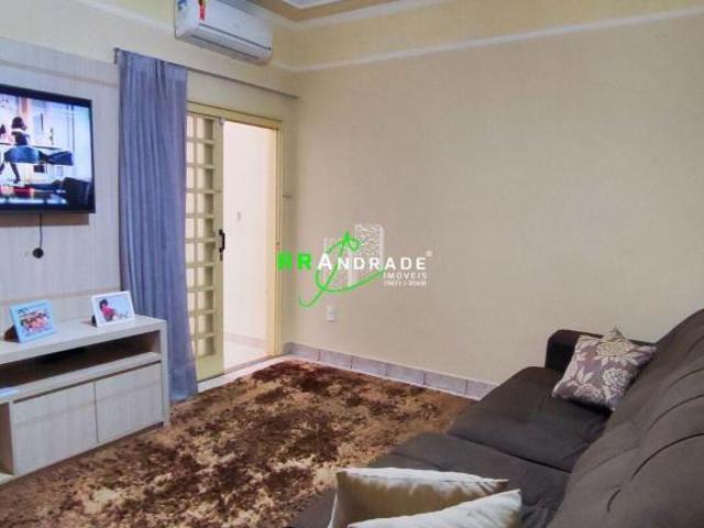 Casa para venda em Jardim Maria Rosa de 181.00m² com 3 Quartos, 1 Suite e 2 Garagens