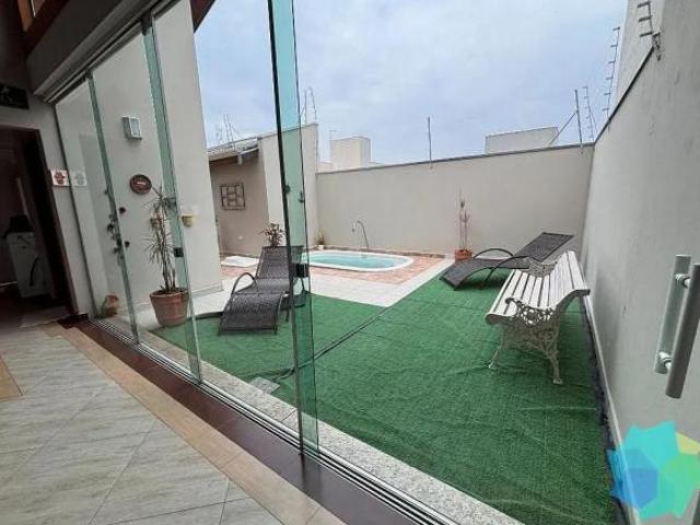 Casa para venda em Jardim Marília de 207.00m² com 3 Quartos, 2 Suites e 2 Garagens