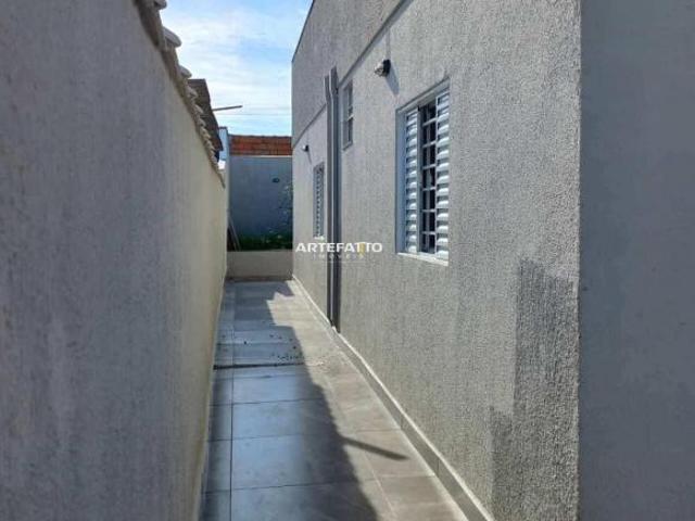 Casa para venda em Jardim Martins de 250.00m² com 2 Quartos, 1 Suite e 3 Garagens