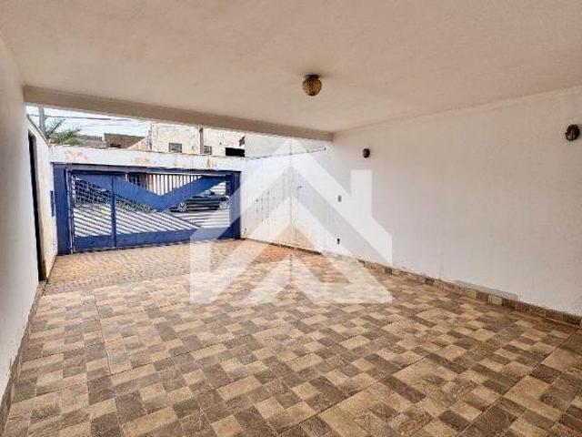 Casa para venda em Jardim Matheus Maniero de 197.00m² com 3 Quartos, 1 Suite e 4 Garagens