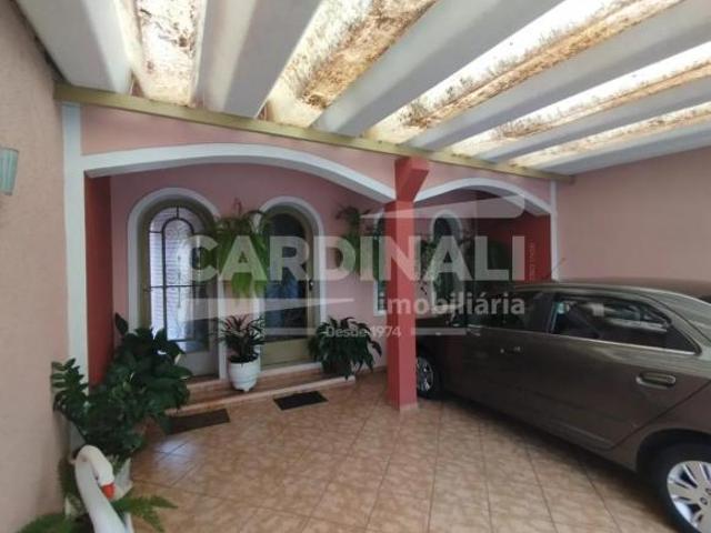 Casa para venda em Jardim Medeiros de 198.00m² com 3 Quartos, 1 Suite e 2 Garagens