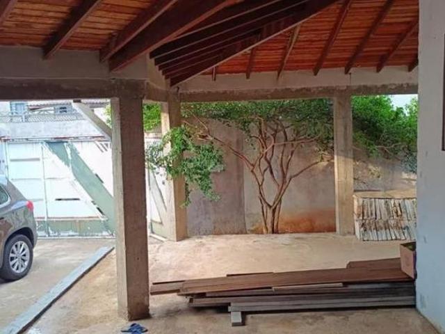 Casa para venda em Jardim Melina de 200.00m² com 3 Quartos, 2 Suites e 2 Garagens