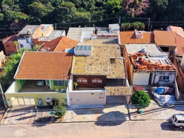 Casa para venda em Jardim Melle de 276.70m² com 4 Quartos, 2 Suites e 3 Garagens