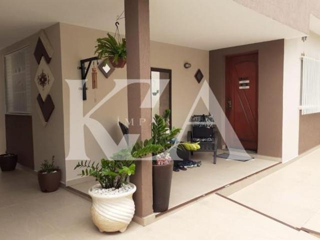 Casa para venda em Jardim Messina de 200.00m² com 3 Quartos, 1 Suite e 3 Garagens