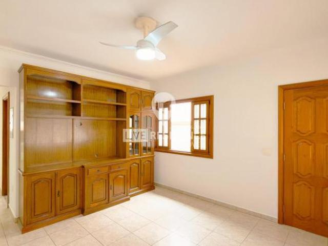 Casa para venda em Jardim México de 249.00m² com 4 Quartos, 1 Suite e 8 Garagens