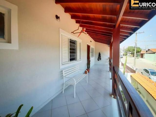 Casa para venda em Jardim Mirian de 198.00m² com 3 Quartos, 1 Suite e 2 Garagens
