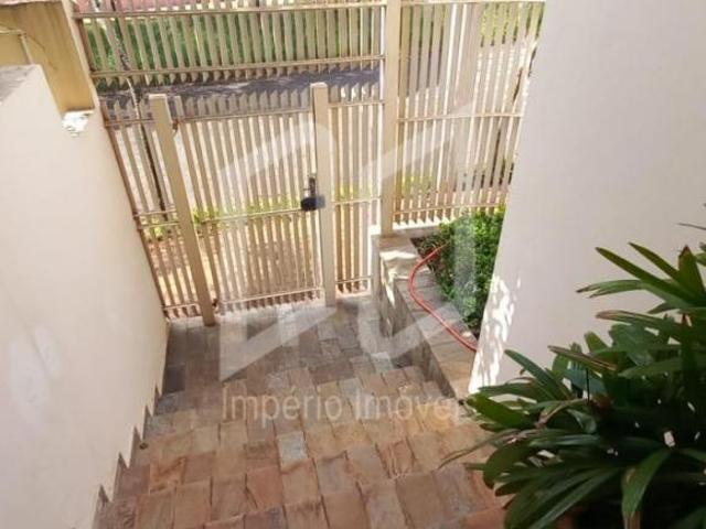 Casa para venda em Jardim Morumbi de 267.00m² com 4 Quartos, 3 Suites e 5 Garagens