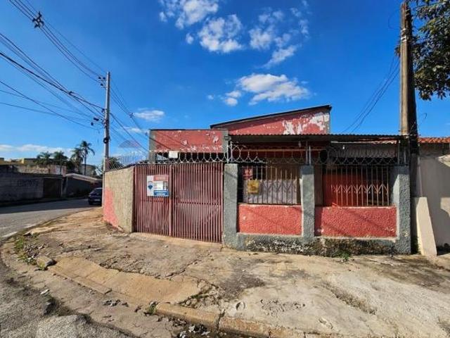 Casa para venda em Jardim Nair de 201.35m² com 4 Quartos e 2 Garagens