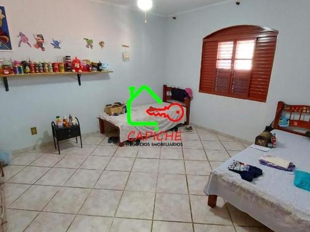 Casa para venda em Jardim Niero de 236.00m² com 4 Quartos, 1 Suite e 4 Garagens