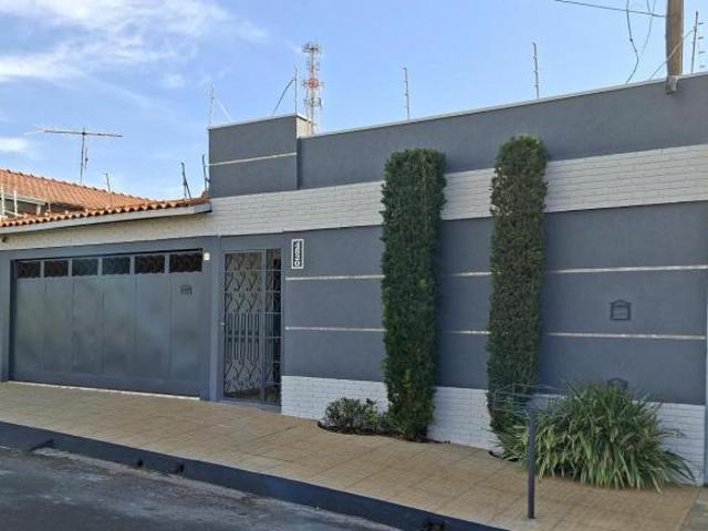 Casa para venda em Jardim Noêmia com 3 quartos, sendo 1 suíte, 180m²