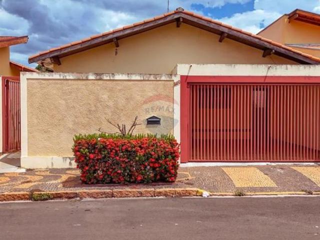 Casa para venda em Jardim Nossa Senhora De Fátima de 219.00m² com 3 Quartos e 2 Garagens