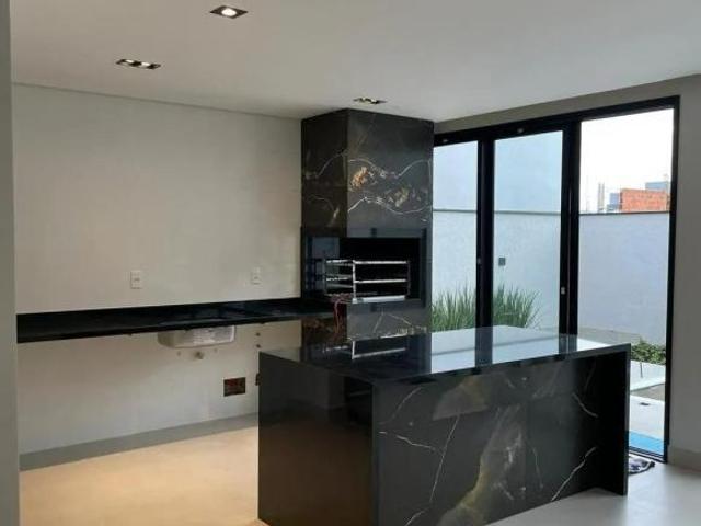 Casa para venda em Jardim Novo Horizonte de 208.00m² com 3 Quartos, 3 Suites e 4 Garagens