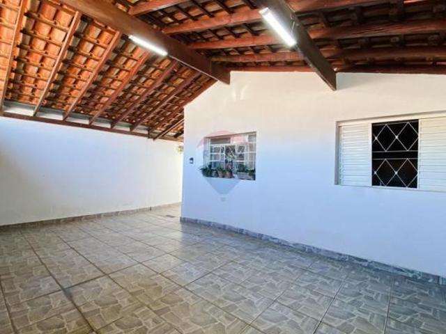 Casa para venda em Jardim Novo Itacolomi de 153.60m² com 3 Quartos e 2 Garagens