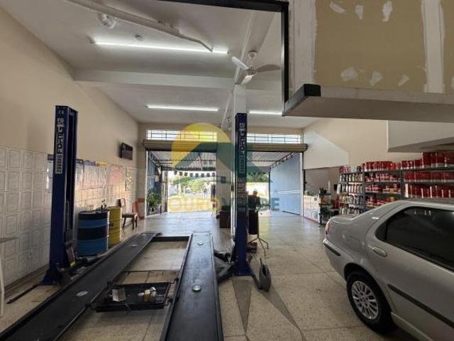 Casa para venda em Jardim Novo Maracanã de 320.00m² com 3 Quartos, 1 Suite e 3 Garagens
