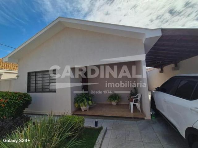Casa para venda em Jardim Nova Época de 145.00m² com 3 Quartos, 2 Suites e 3 Garagens
