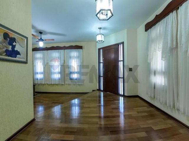 Casa para venda em Jardim Nova Era de 214.00m² com 3 Quartos, 1 Suite e 2 Garagens