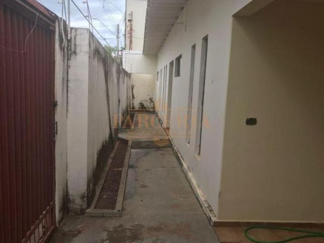 Casa para venda em Jardim Nova Yorque de 272.00m² com 3 Quartos, 1 Suite e 4 Garagens