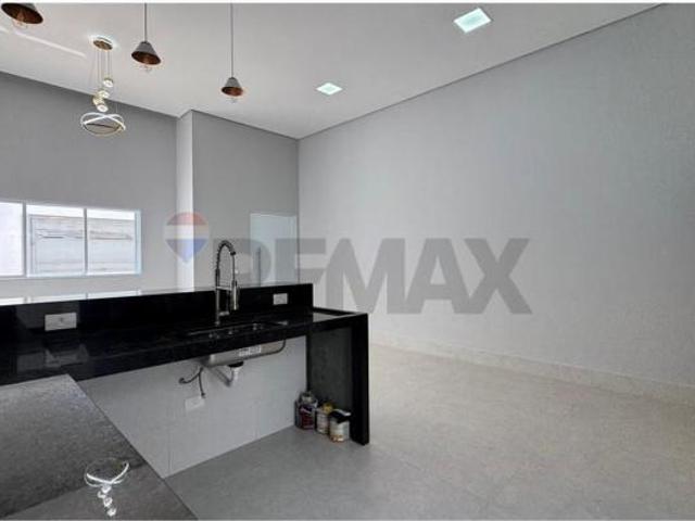 Casa para venda em Jardim Ouro Verde de 110.00m² com 2 Quartos, 1 Suite e 2 Garagens