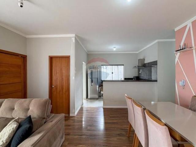 Casa para venda em Jardim Ouro Verde de 145.86m² com 2 Quartos, 2 Suites e 3 Garagens
