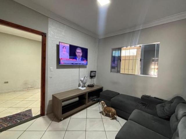 Casa para venda em Jardim Ouro Verde de 360.00m² com 5 Quartos, 1 Suite e 2 Garagens